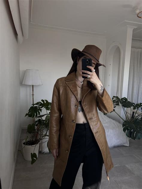 Шкіряний вінтажний плащ тоенч — ціна 2490 грн у каталозі Плащі Купити жіночі речі за доступною