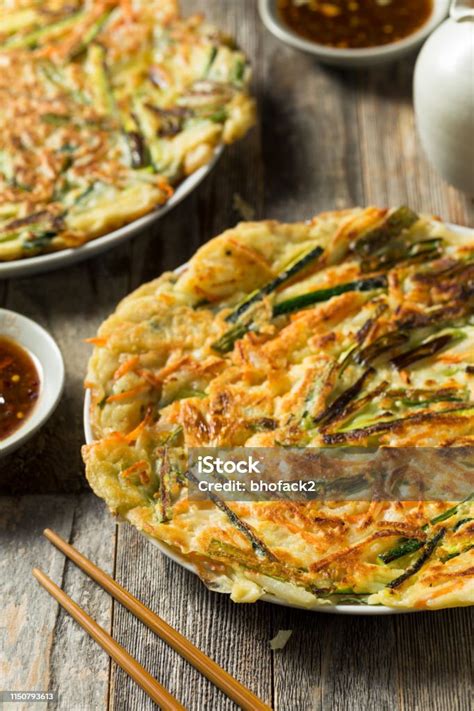 집에서 만든 한국 파 전 Scallion 팬케이크 건강한 식생활에 대한 스톡 사진 및 기타 이미지 건강한 식생활 고기 골파 Istock
