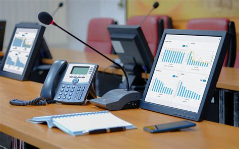 Ip 전화 통신 사무실 센터에서 회의실에서 작업 테이블에 감시에 대한 스톡 사진 및 기타 이미지 감시 개념 개념과 주제 Istock