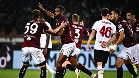 Resumen Y Goles Del Turín Milán 2 1 Partido De La Jornada 12