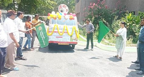 सीडीओ ने प्रधानमंत्री फसल बीमा योजना के प्रचार प्रसार वाहन को हरी झण्डी