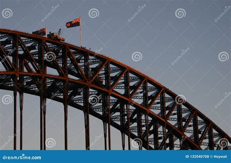 Engineering Diagonal Metal And Cable Tensioning Structure Supporting A