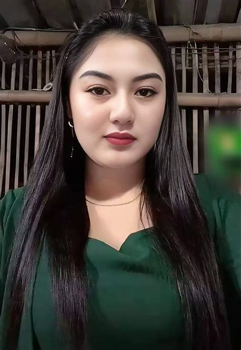 Pin oleh vasupon di Beautiful smile women di 2025 | Gadis-gadis cantik, Wanita cantik, Wajah gadis