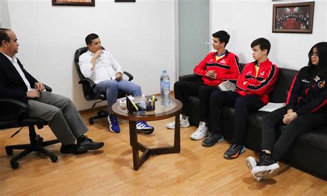 Artemarcialistas hidrocálidos reciben reconocimiento del Director del