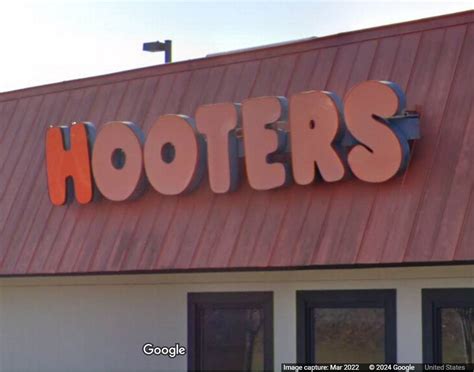 Fight Between Two Men At Hooters Ends With One Shot And Killed Georgia