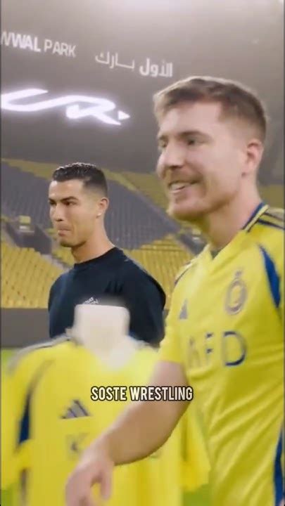 چالش فوتبالی رونالدو و مستر بیست Youtube