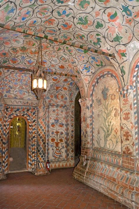 Какво крие мистериозният интериор на Св Василий Блажени Russia Beyond България