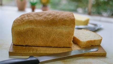 Pão caseiro fofinho sem sovar veja como faz Boa Receita