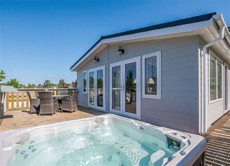 5 Best Lodges With Hot Tubs Essex Best Lodges With Hot Tubs
