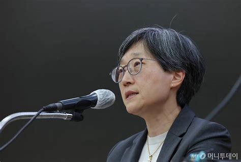 나라 망할까 걱정 토로한 서울의대 교수의사 수 추계 연구하겠다