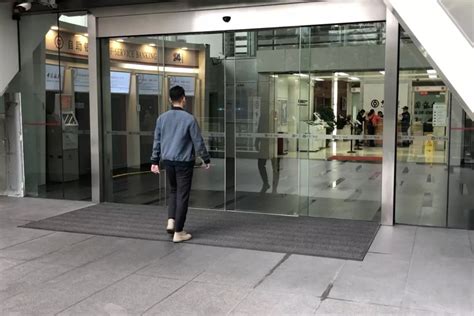 奇葩实测哈弗F7开门预警真的有用吗 搜狐汽车 搜狐网