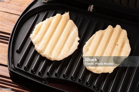 맛있는 브라질 치즈 빵 또한 치파 판 드 보노와 판 드 유카로 라틴 아메리카에서 알려진 0명에 대한 스톡 사진 및 기타 이미지