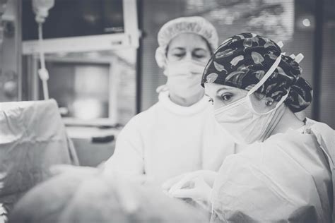 Страхът на жена стигнала до операция от рак на гърдата трябва да бъде минимален На фокус