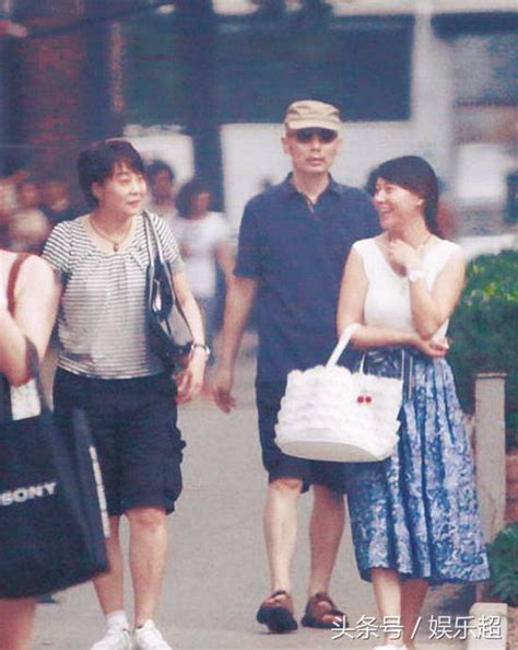 馮小剛下跪為他頒獎，女演員罵他流氓，陳凱歌誇他是最絕男演員！ 每日頭條