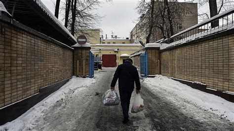 Infamous Moscow Prison Holding Evan Gershkovich Psychologically