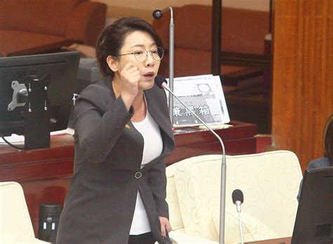 資政被控性騷 美女議員看完總統府回應怒問：是保護加害者還被害人 政治 中時新聞網