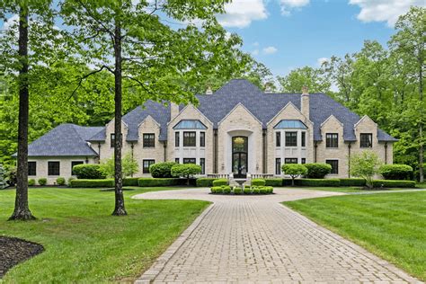 Spectacular Waterfront Home On 19 Acres In Ohio PHOTOS