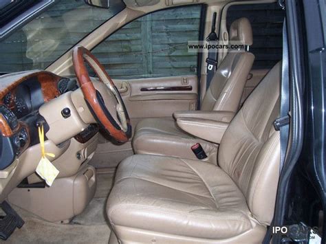 Chrysler Grand Voyager AWD LE Car Photo And Specs