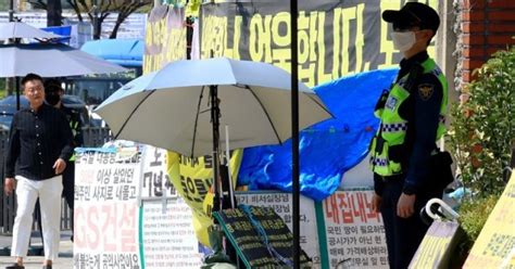 단독 대통령실 용산 이전 발표 1년 상인들 “시위 소음과 매일 전쟁”