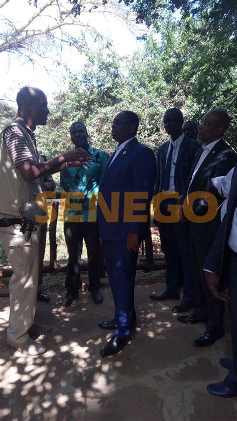 18 Photos Macky Sall En Tenue Massai Dans Un Parc Au Kenya Regardez