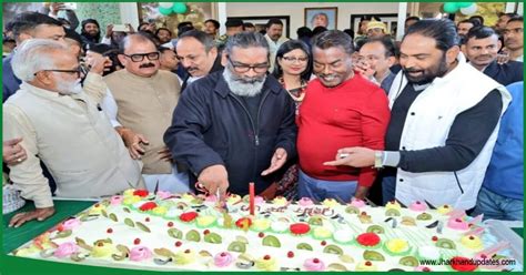 रांची में धूमधाम से मनाया गया “दिशोम गुरु” शिबू सोरेन के जन्मदिन का जश्न