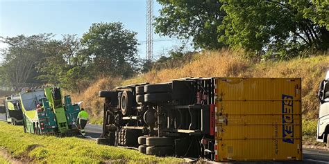 Acidente Deixa Rodovia Washington Luis Parcialmente Interditada