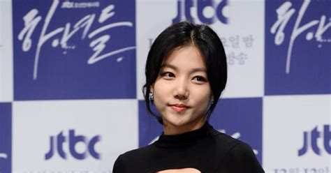 [포토] 역시 이채영 뻥 뚤린 노출 의상 조선일보