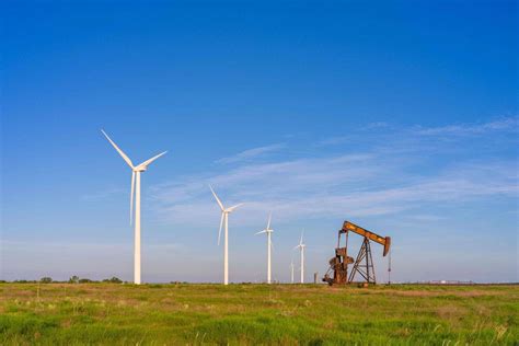 Oil Rises On Us Crude Inventory Draw Mideast Tensions