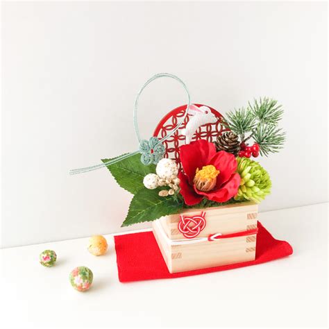 『creema限定』新春福袋＊紅白水引飾り＆椿のお正月アレンジメント しめ縄・しめ飾り Lys Wreath リーズリース 通販
