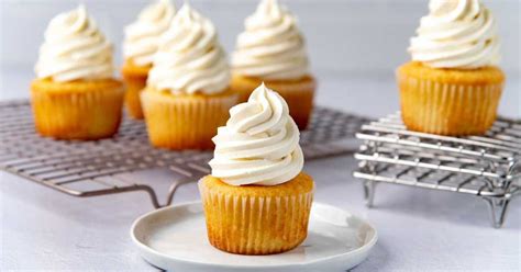Easy Swiss Meringue Buttercream Cheats Recipe The Flavor Bender