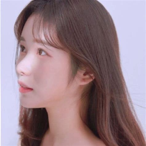 결핍은 스스로가 극복해야하는 문제라고 생각해요 아무리 결혼이 현실이라지만 사랑 없는 결혼이 의미가 있을까요 좋아하는 사람이