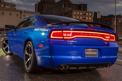 2014 Dodge Charger Vins Configurations Msrp And Specs Autodetective