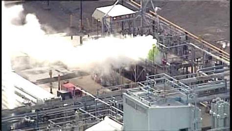 Photos Linden Refinery Chemical Leak Abc7 New York