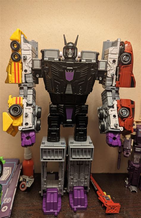 Legacy Menasor R Transformers
