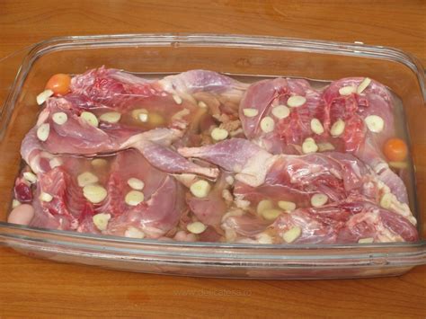 Prepeliţe la cuptor cu cimbru reţetă culinară