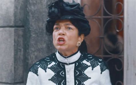 Zayla comete crime sangrento e vai presa em Nos Tempos do Imperador saiba qual Notícias da TV