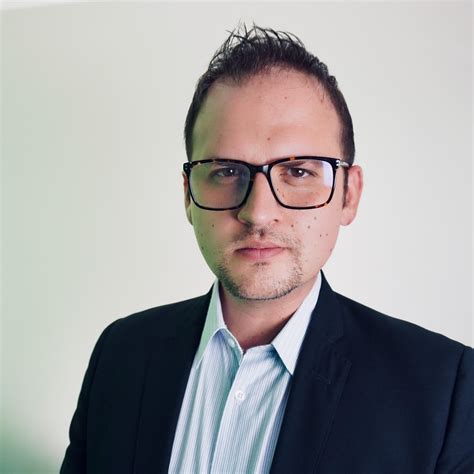 Un Profesor De Universidad En Mexico Se Rapó Tras Apostar Con Sus