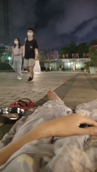 只要人人都献出一点爱，世界将变成美好的未来。 Youtube
