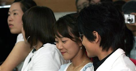 포토엔 최민용 서민정 다정히 자리앉은 민민커플