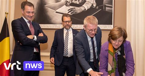 Comfortabele Stiptere En Vooral Meer Treinen Het Spoor Heeft Na 10