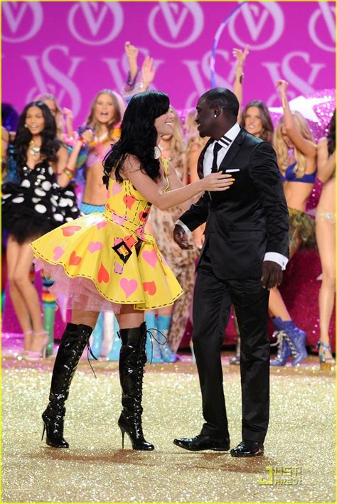 Katy Perry Victorias Secret Fashion Show Performer Photo 2494582