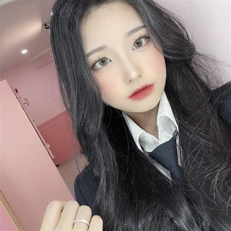 Pinterest 예쁜 메이크업 소녀 얼굴 교복 스타일