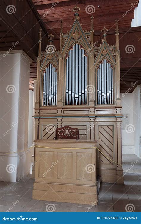 Compact Pipe Organs
