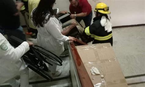 Ilesas 4 Personas Atrapadas En Elevador De Imss