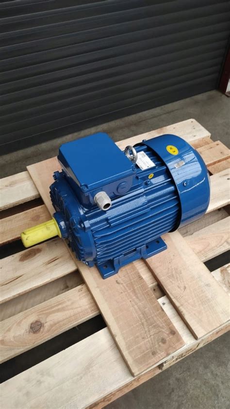 Silnik Celma Indukta 3SIE132S2A 5 5kW 2940 Obr 13027914299