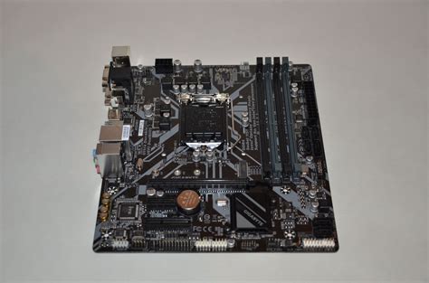 Материнская плата GIGABYTE B365M DS3H (LGA1151v2, mATX) — купить в ...