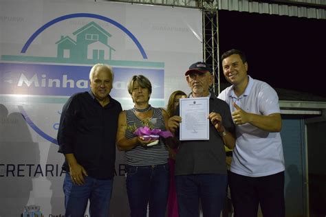 Prefeito Celso Góes faz a entrega de 53 títulos fundiários a moradores
