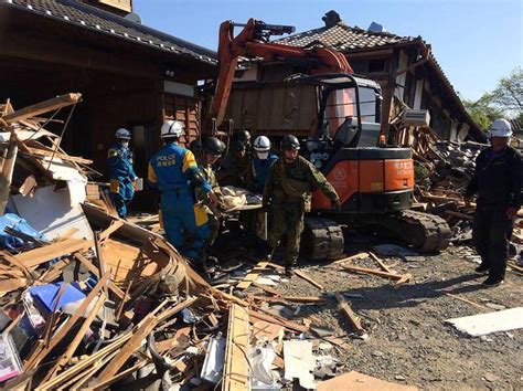 日本感谢美军参与地震救灾 向美国飞行员鞠躬 手机凤凰网