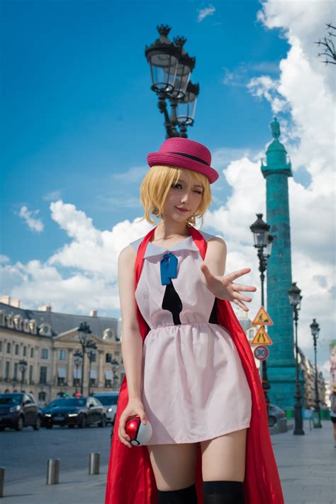Serena Pokemon Cosplay