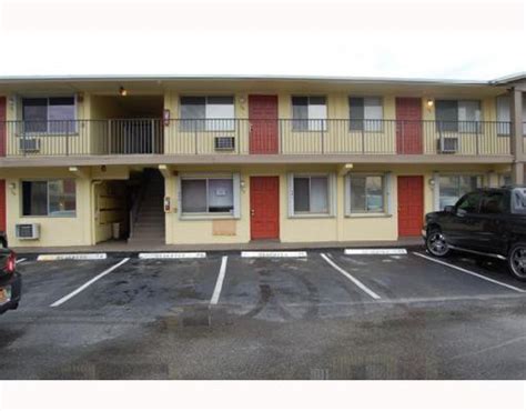 1818 E Oakland Park Blvd 77 Oakland Park Fl 33306 ®